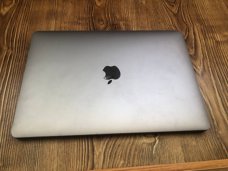 MacBook Pro 19 100% ideal srochna sotladi