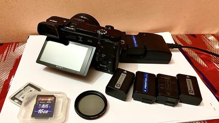 SONY A6000 fotokamera sotiladi