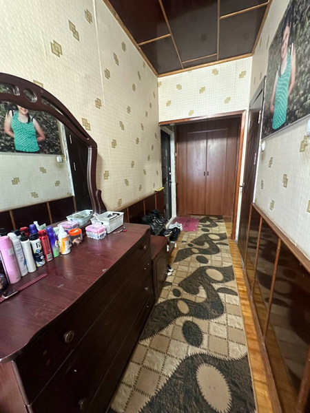 Продаётся своя квартира 2-х переделанная в 3-х