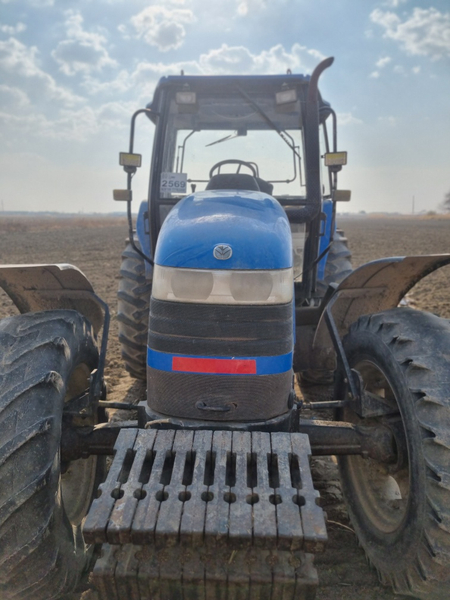 TS 135 Traktor sotiladi