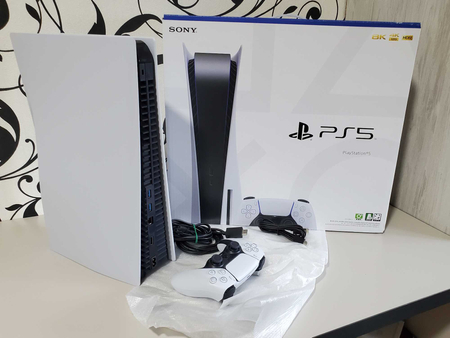 ПРОДАМ PlayStation 5  (825GB) c ДИСКОВОДОМ. Состояние ОТЛИЧНОЕ