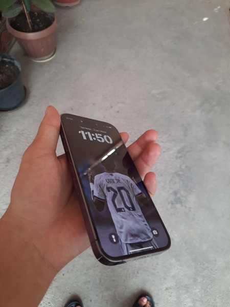 Iphone 14 pro purple