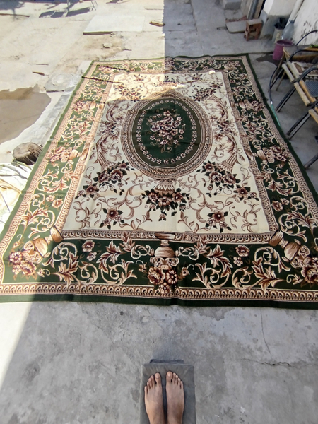 Gilam Sotiladi Holati yaxshi