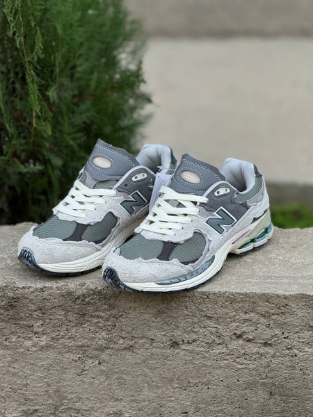 New balance 2002 R