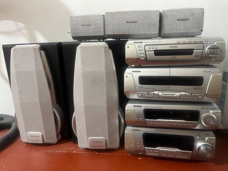 Technics muzikalniy sentr