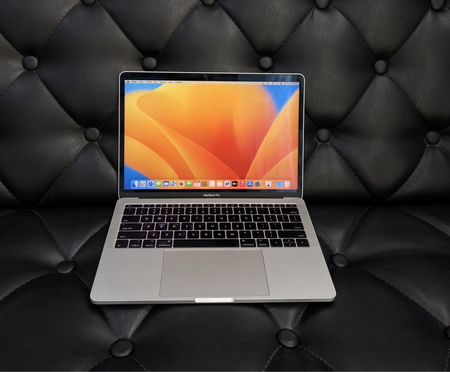 Apple MacBook Pro 2017 года в хорошем состоянии