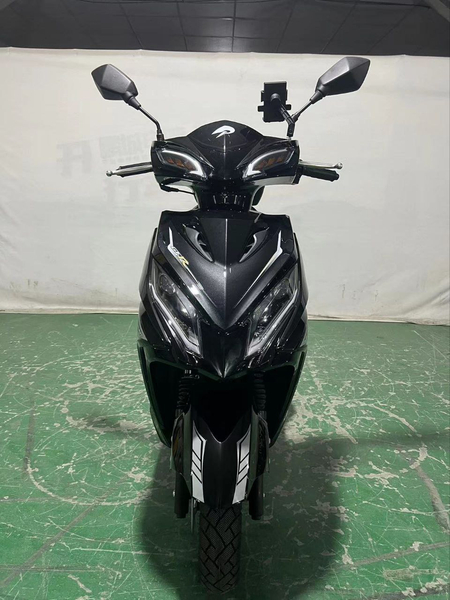 Benzinlik 150kub  skuterlar 999$