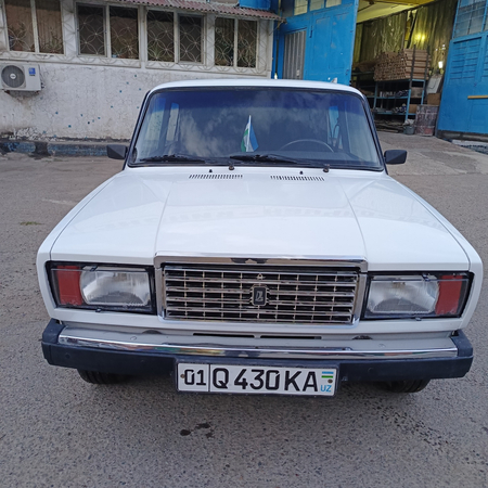 2107 gaz bor 1996 yil haydashga tayyor