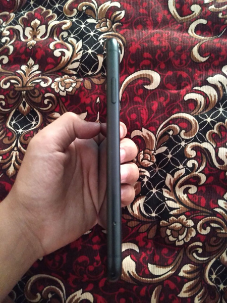 Iphone xr yaxshi holatda