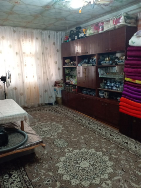 3 xonalik uy sotladi 1etaj