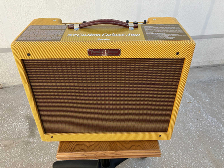 Легендарный гитарный ламповый комбоусилитель Fender '57 Custom Deluxe