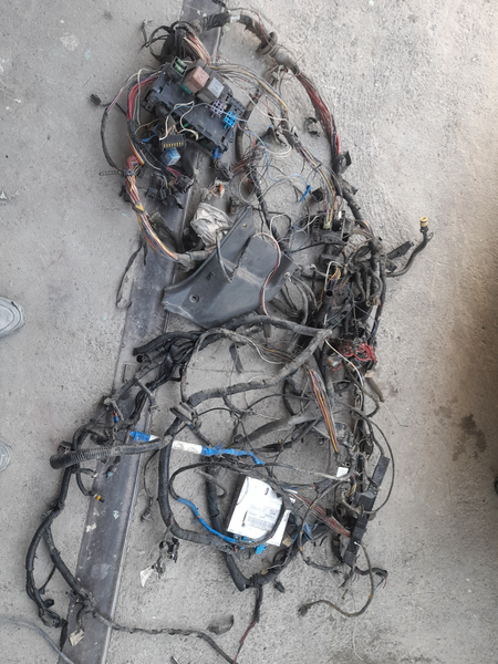 Naxia 1 kabel sotiladi