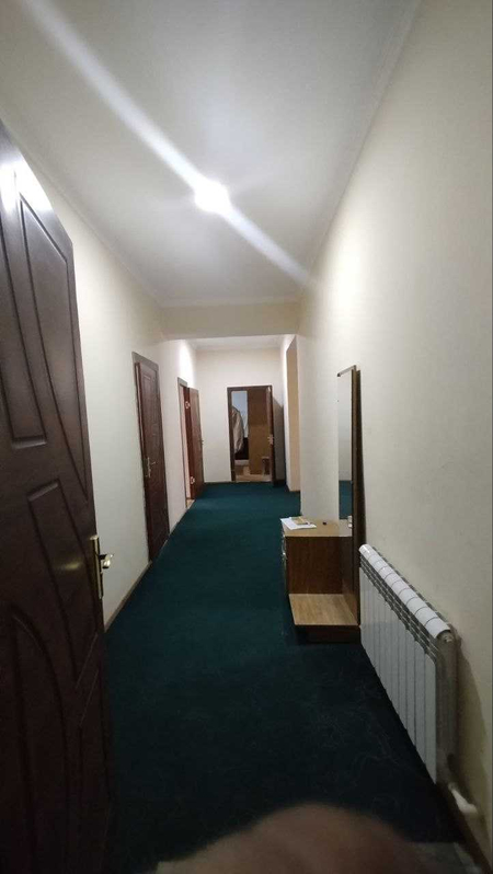 Farg\\\'ona sh. Frunziskiy 4  maktab 4 xonali kvartira sotiladi.