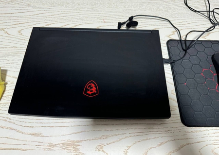 Ноутбук Msi игровой идеальное состояние