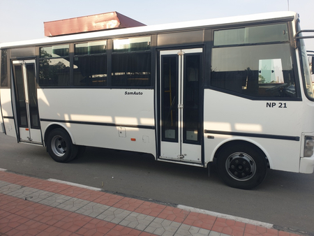 Isuzu np 21 avtobus