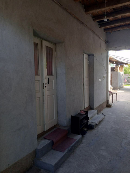Xovli uy sotiladi