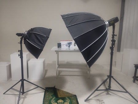 Video & Foto ga moslashkan studio barcha jixozlari bilan Sotiladi!