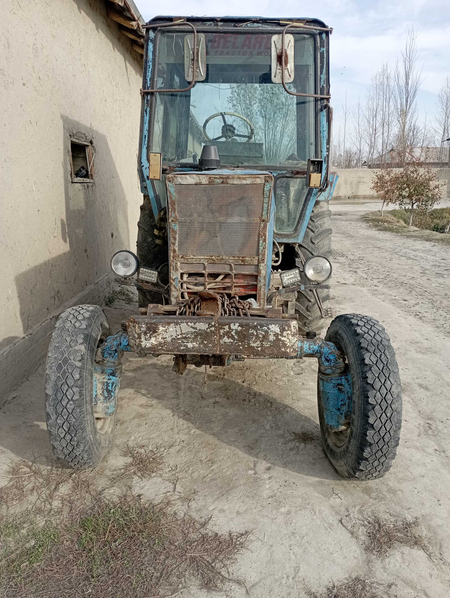 Traktor sotaman mtz