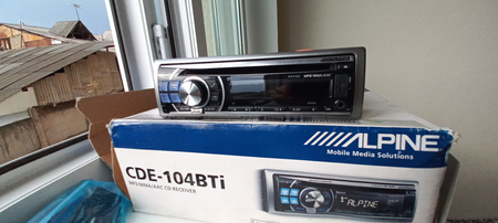 Alpine CDE 104BTI