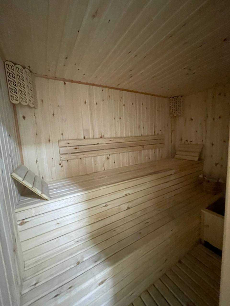 Hovli sotiladi. Продается коттедж