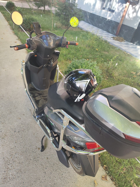 Elektr skuter 750 kelishamiz