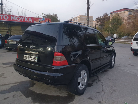 Mercedes Benz ML350