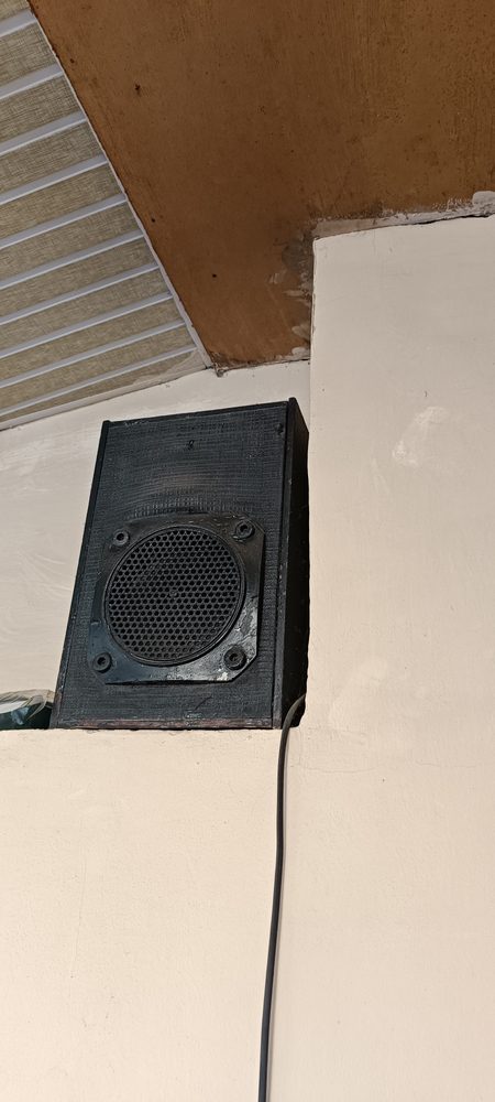 Продаётся колонки 25гд с ящиком