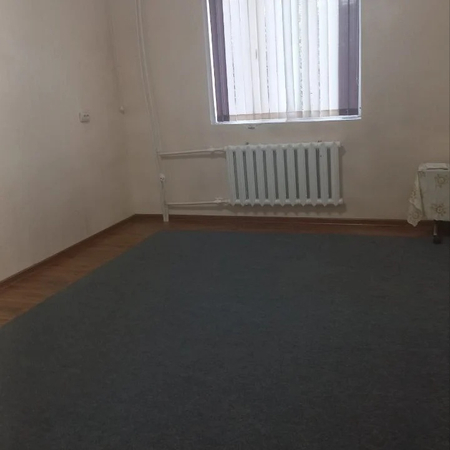Прод 2ком 4эт новостройка 6микрорайон  сзади Чинор Молл