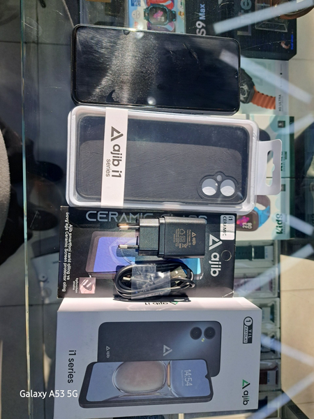 Ajib i 1 telefon