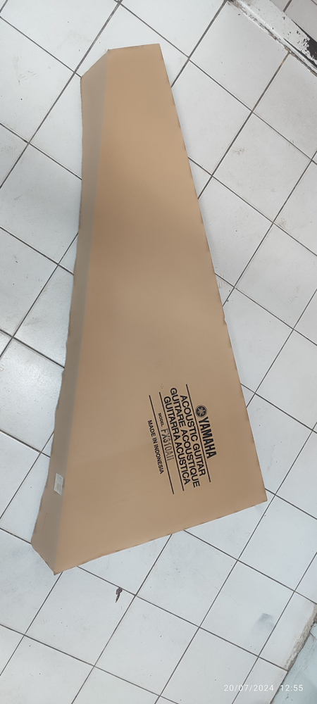 Gitara 2022 yilgi yangi holda olingan hali ishlatilmagan.