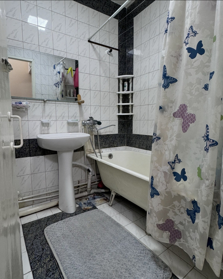 Юнусабад 18 (перекросток Сайрам) 3/4/5 (площадь 78 м2, балкон 2х6