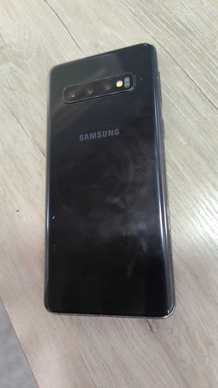 Samsung s10 в хорошем состоянии