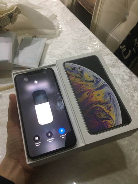 Iphone xs max 64GB