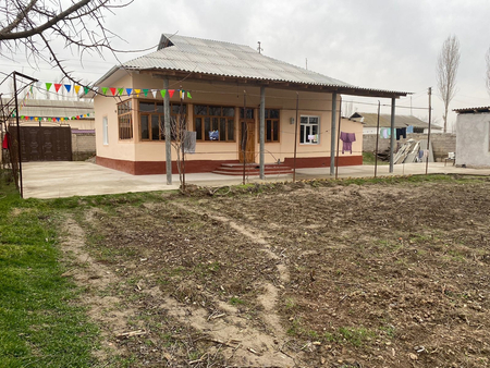 Yangi tamirlangan xonadon sotiladi.