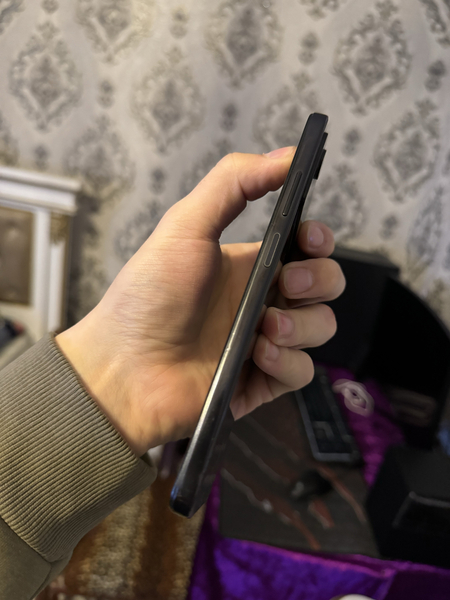 Xiaomi Redmi Poco xolati yaxshi