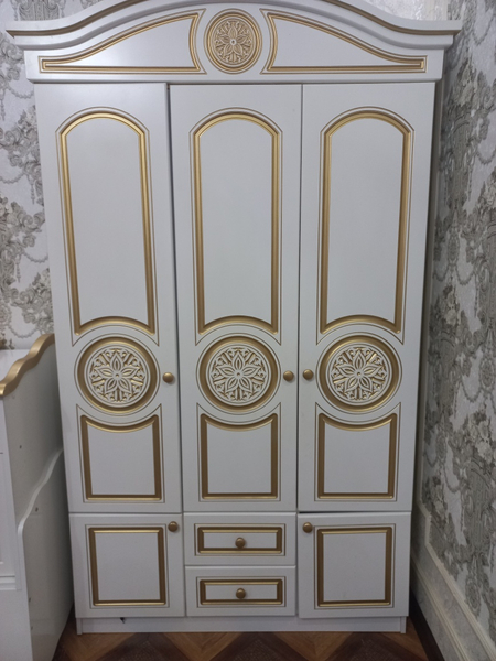 Срочно продаётся детская кровать и шкаф