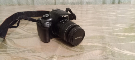 Canon 1100D xolati yaxshi