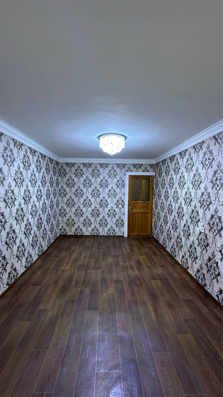 Продается 2 ком. Квартира на 2 этаже в Саттепо ор. Базарчик