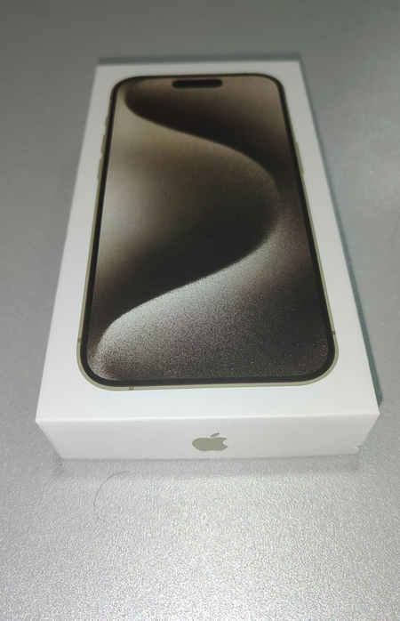 iPhone 15 Pro Max  128 GB.  Sotilad