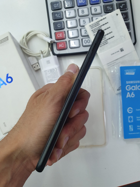 Samsung Galaxy A6 32Gb sotiladi