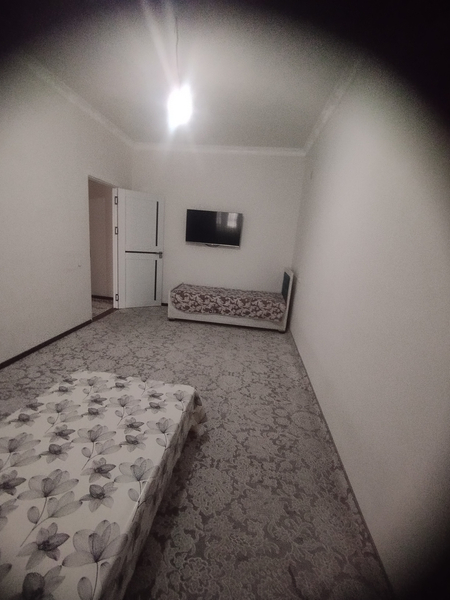 Navoiy shahrida 1 xona 2 xona qilingan uy sotiladi