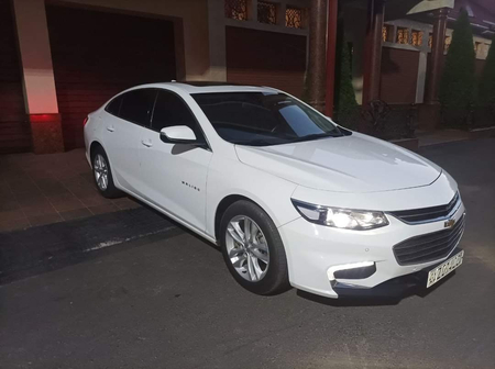 Shevralet malibu sotiladi