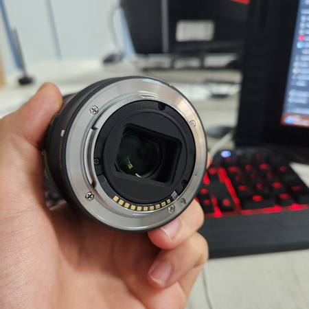 Объектив SONY SEL18135
