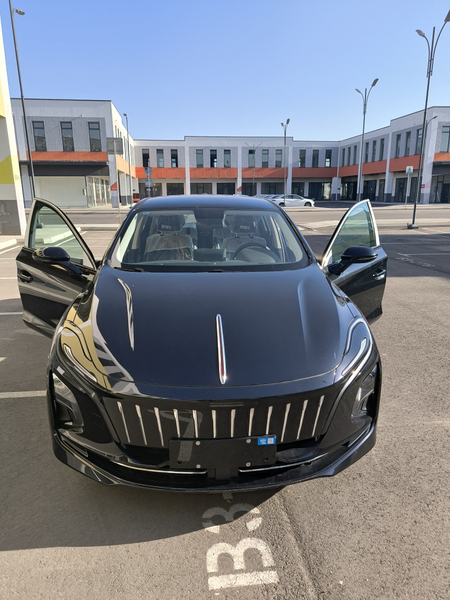 HONGQI E-QM 5 2024 \\nАккумулятор сиғими - 60 kWh Масофа захираси - 450