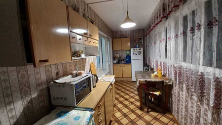 Продаётся 4х комн квартира на 2 этаже Ор-р  5 микрорайон Жомий