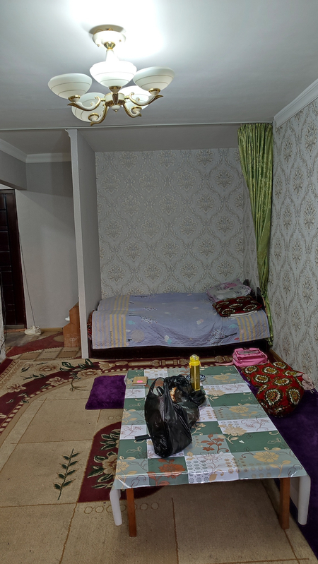Chirchiq shaxri 8 mikrorayon 1 xona uy sotiladi maktab bogcha parq bor