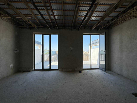 3 qavatli hovli sotiladi