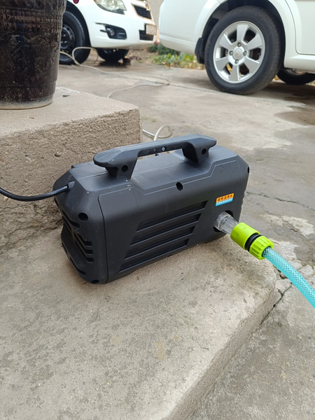 Mini karcher avtomobil moyka