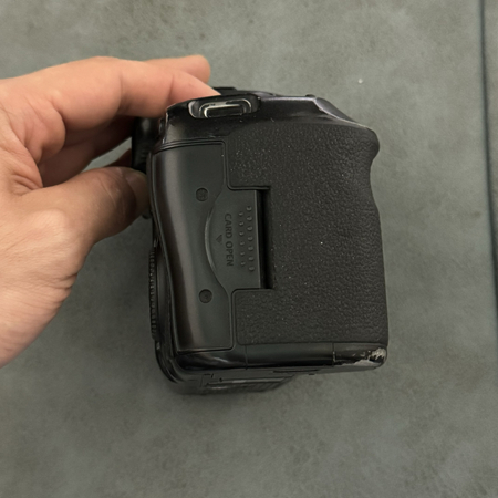 Canon mark3 body sotiladi