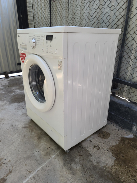 LG Invertor 7 kg